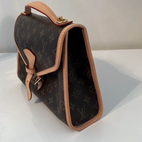 Louis Vuitton | Bags | Like New Condition Its A Discontinued Lv Bel Air ...